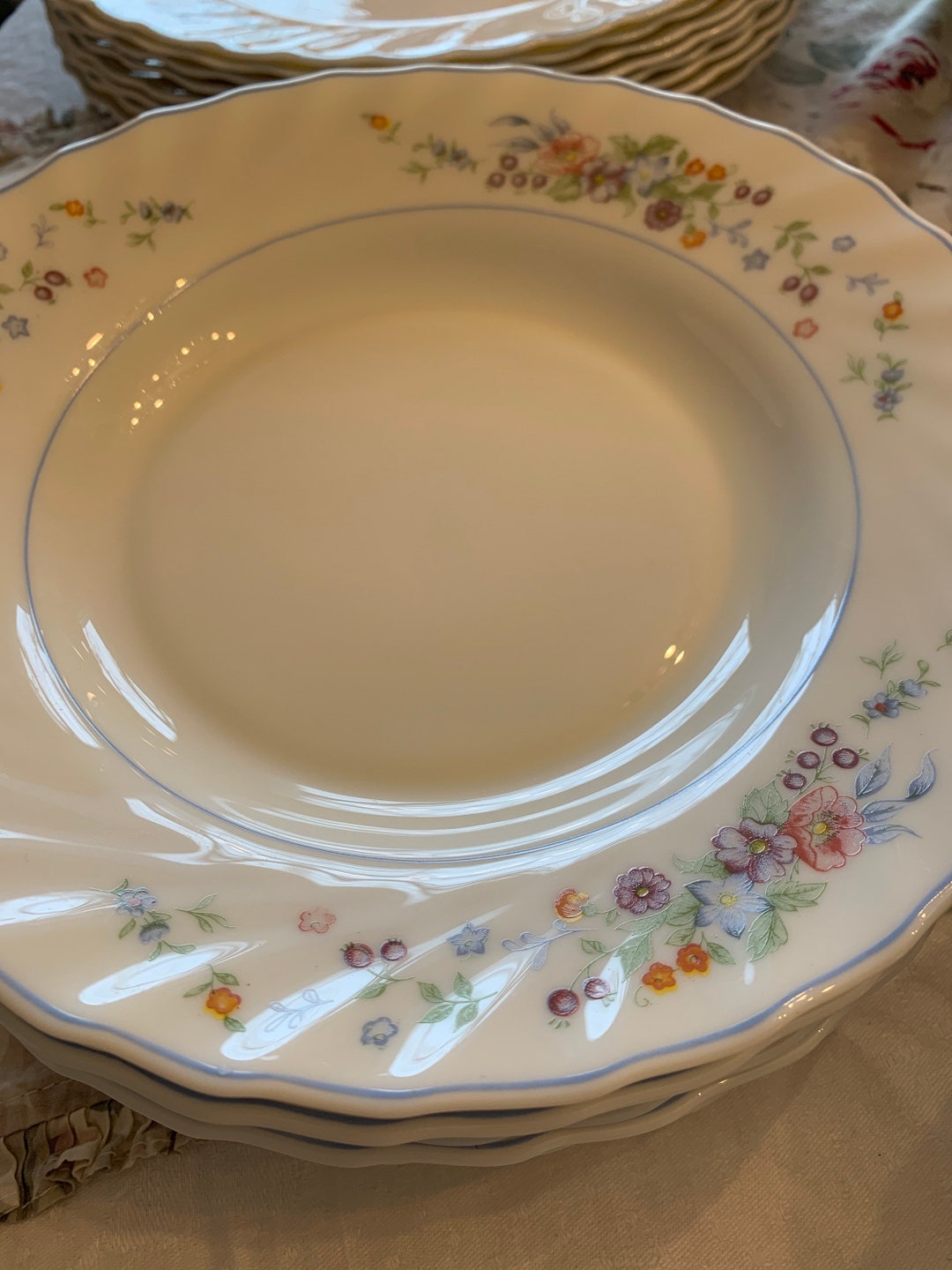 Arcopal France Victoria Pattern Large Rim Soup Bowls Set of Four - Etsy