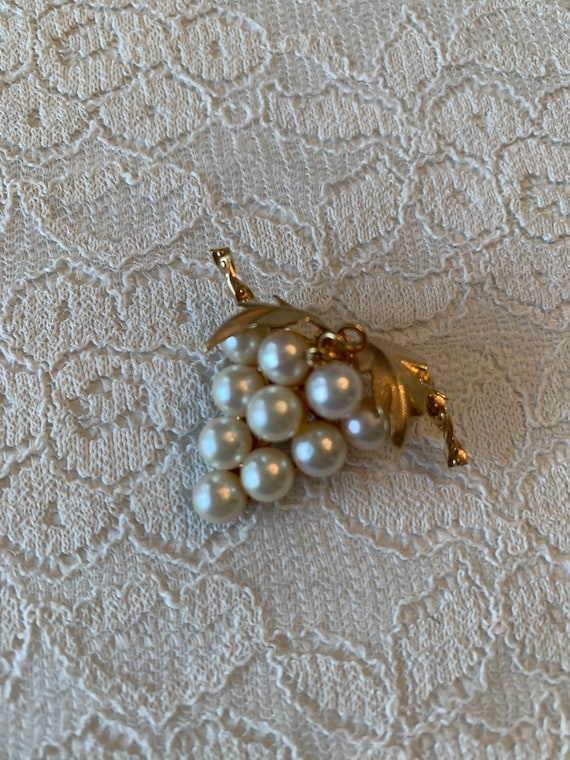 Vintage brooch pearls cluster - Gem
