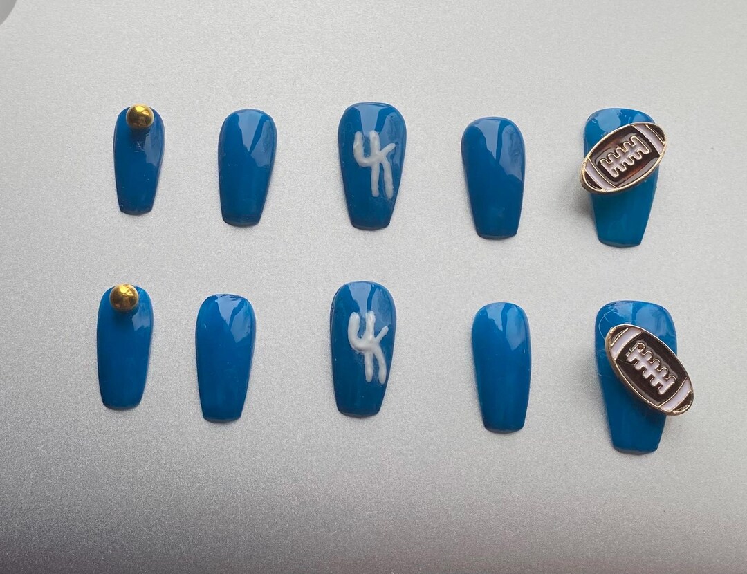 University of Kentucky Hand Painted Press-on Acrylic Nails - Etsy