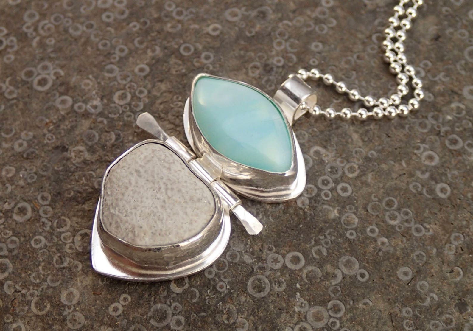 Custom Setting of Your Favorite Beach Pebble - Etsy