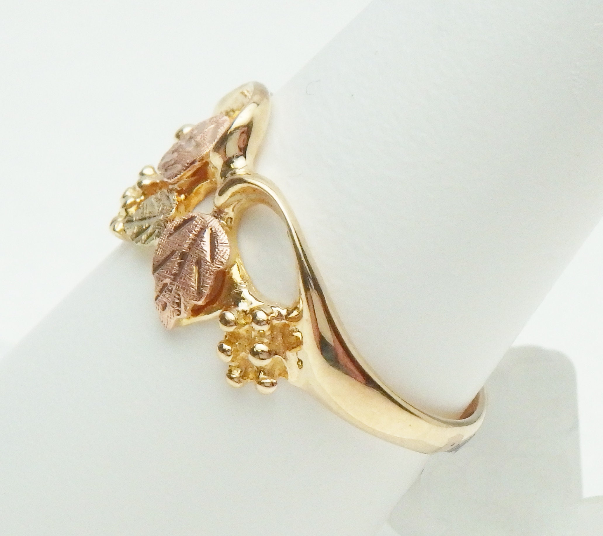 Stamper 10 Kt Black Hills Gold 3 Leaf Ring 1980s Tricolor Gold - Etsy