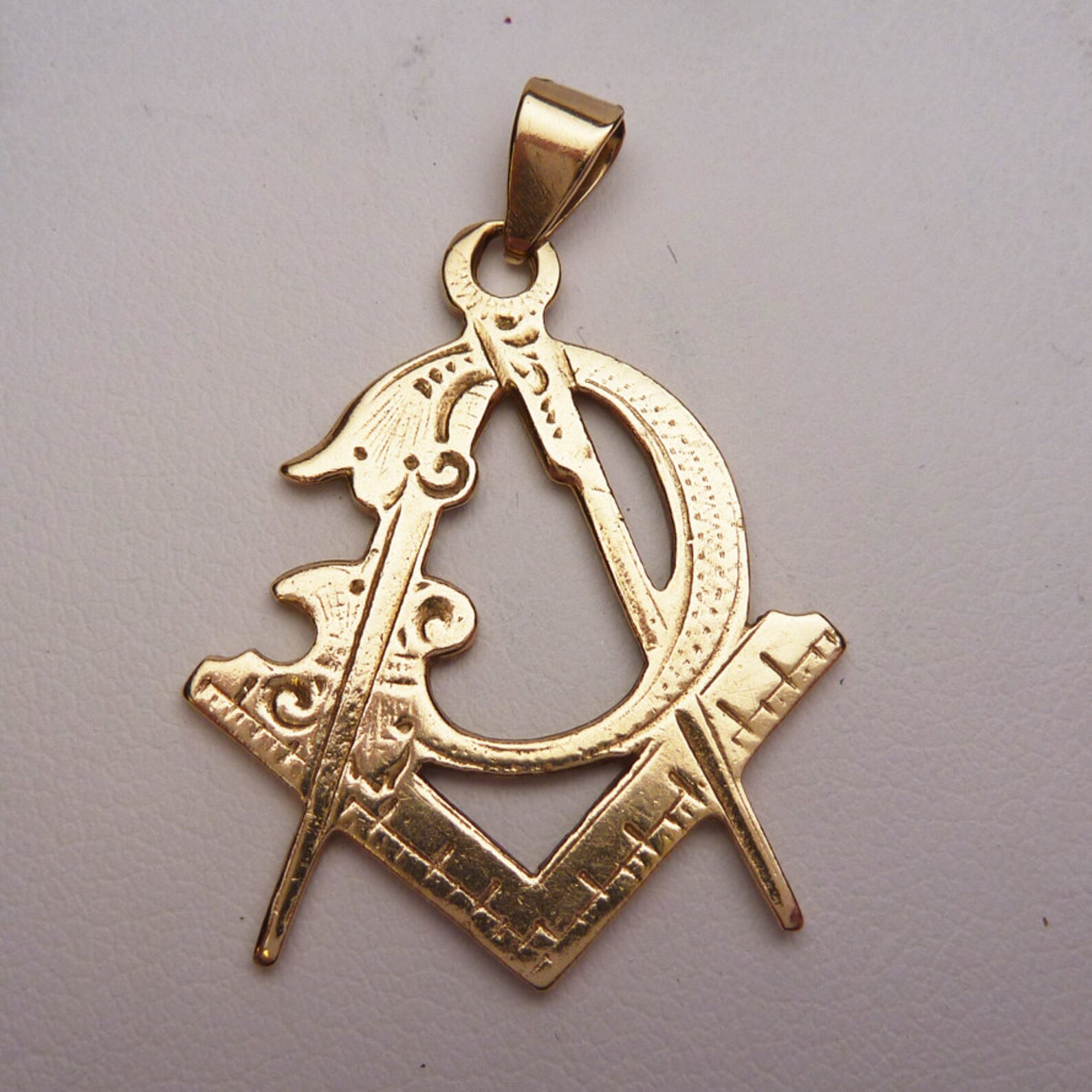 14k Masonic Square and Compass Pendant - Etsy