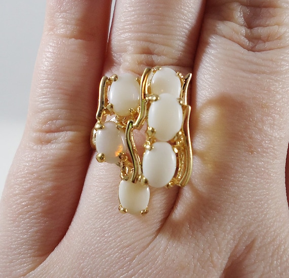 vintage-18k-hge-faux-opal-rhinestone-cluster-cocktail-statement-ring