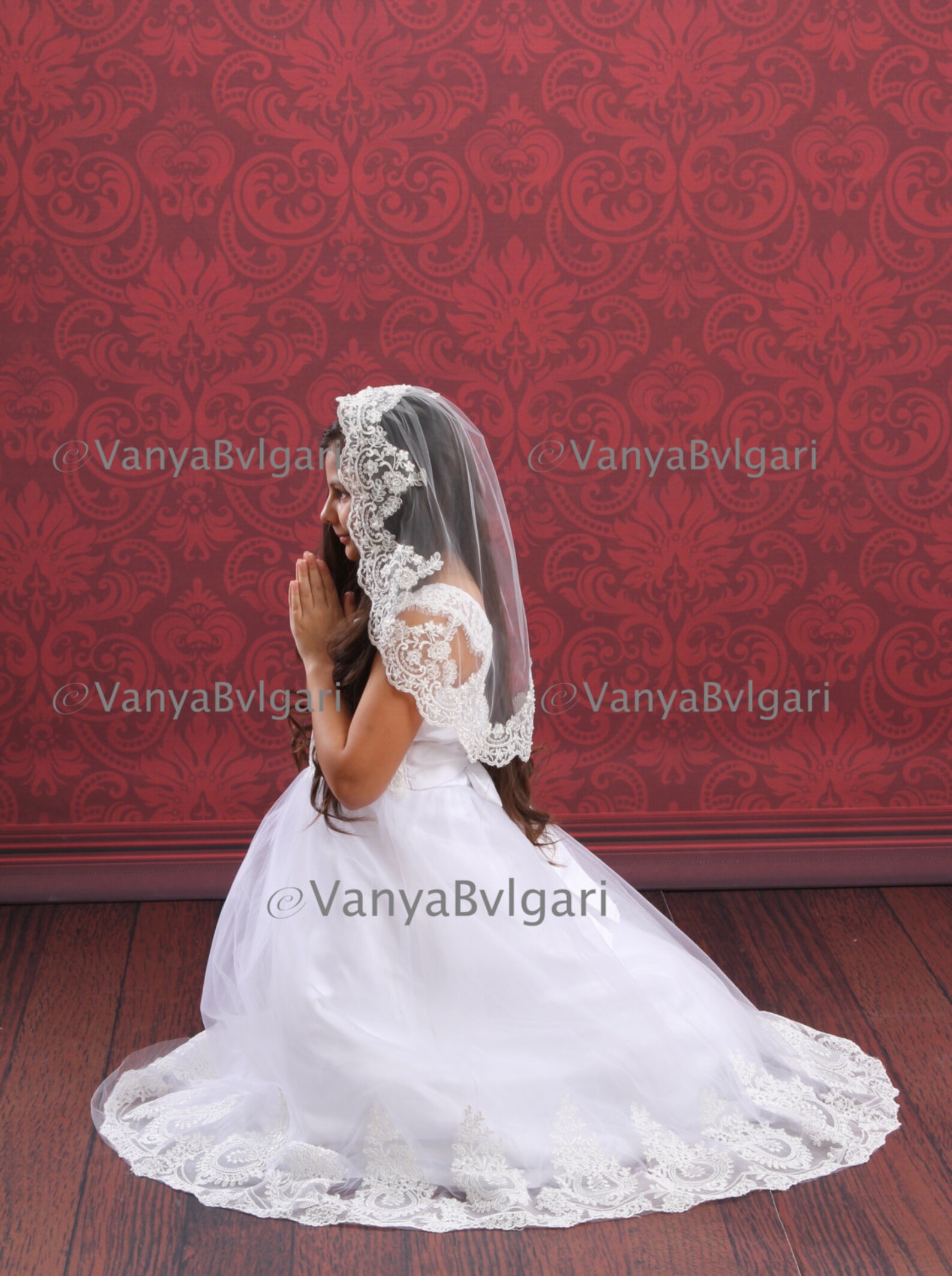 First Communion Veil, Mantilla Catholic Veil, Lace Veil, Flower Girl's ...