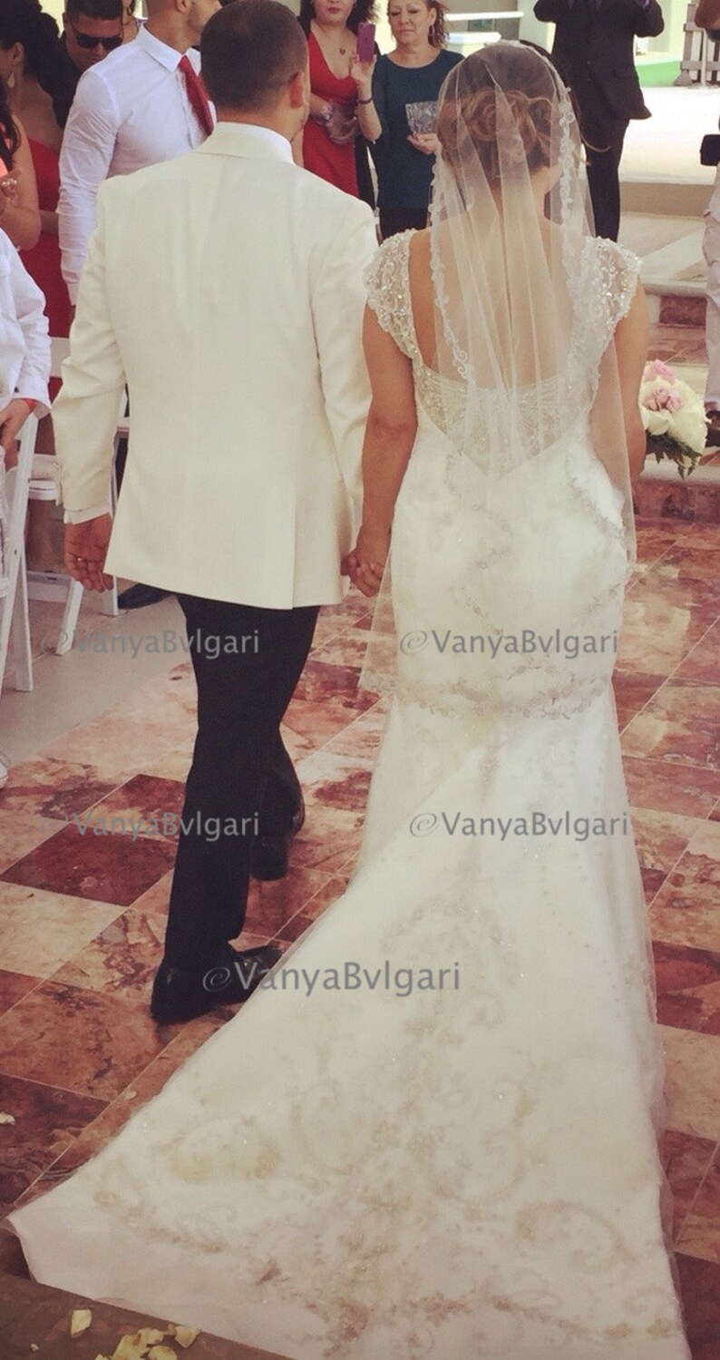 Silver Veil With Thin Lace Edge With Beads in Fingertip Length - Etsy