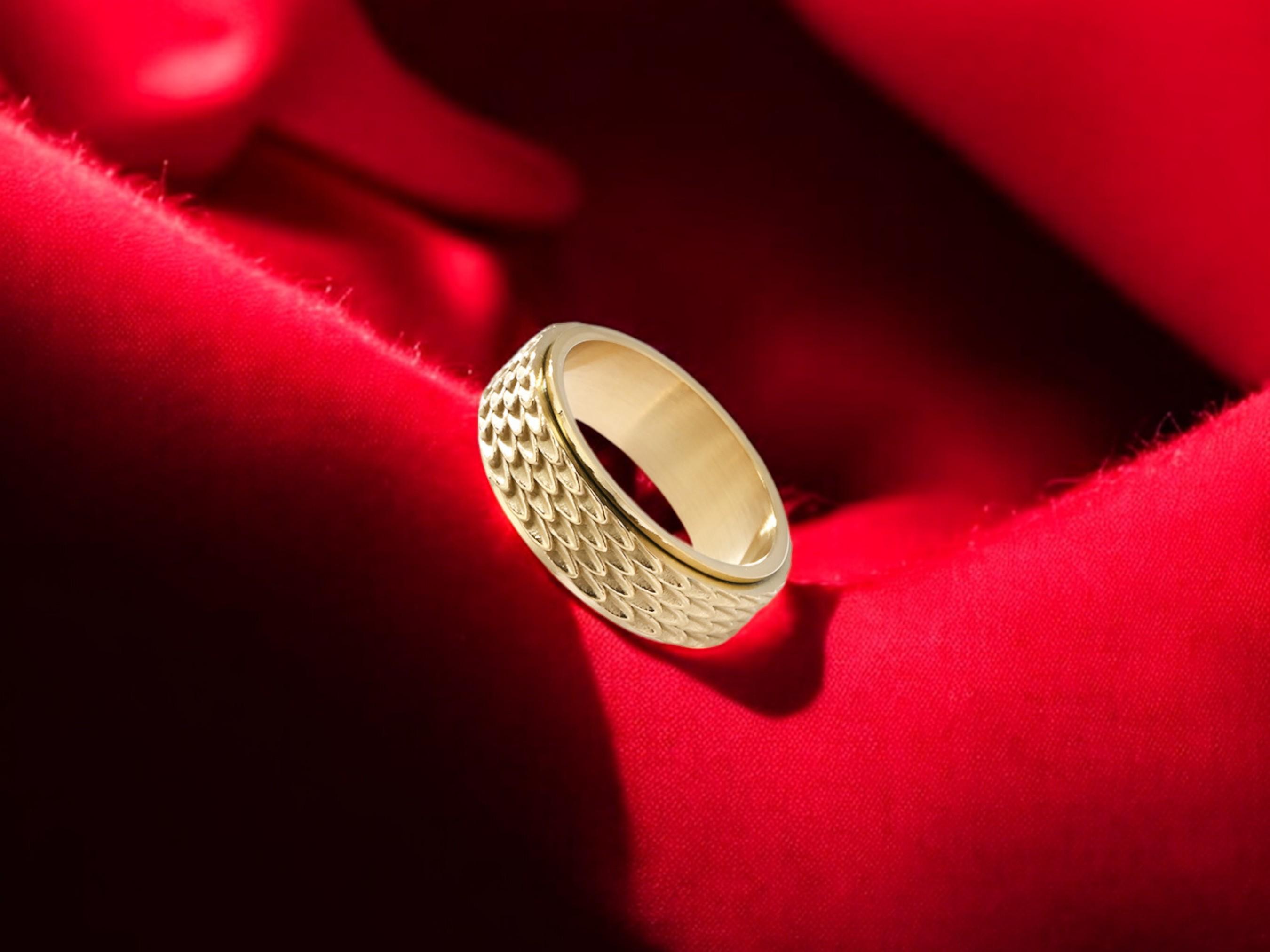 Classic Dragon Scale Spinner Ring | Rotatable Decompression Band | Stress Relief Fidget for Men ...