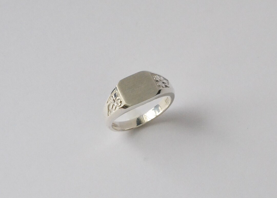 Men's Irish Shamrock Sterling Silver Signet Ring, Personalized Engraved ...
