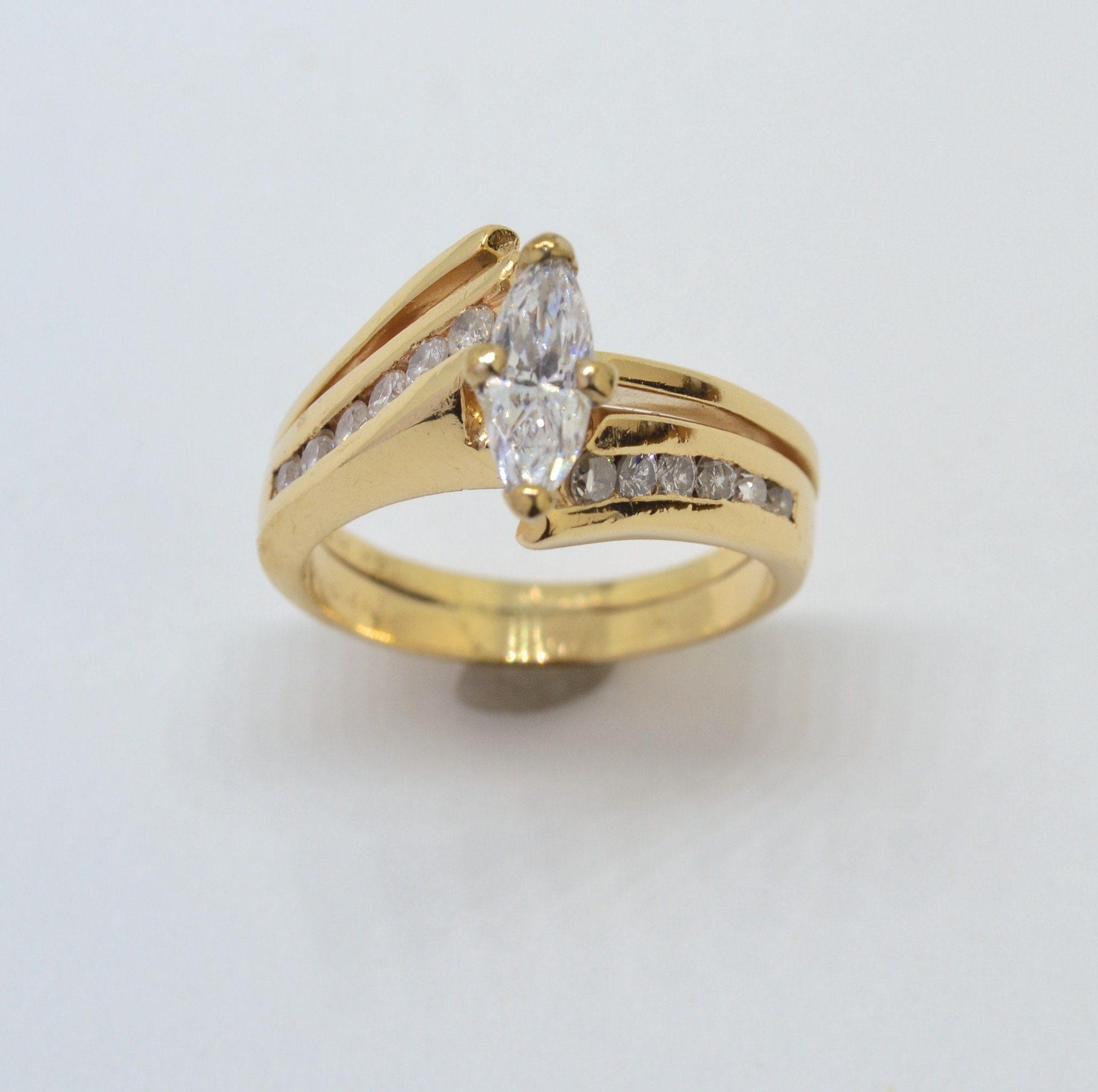 Retro 70's engagement ring and wedding band Marquise | Etsy