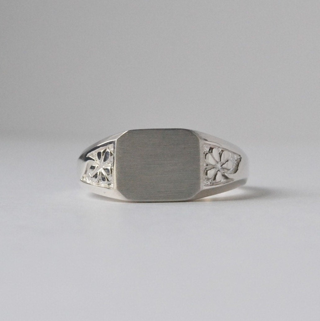Men's Signet Ring ,hand Engraved Irish Men's Signet Ring,men's Initial ...