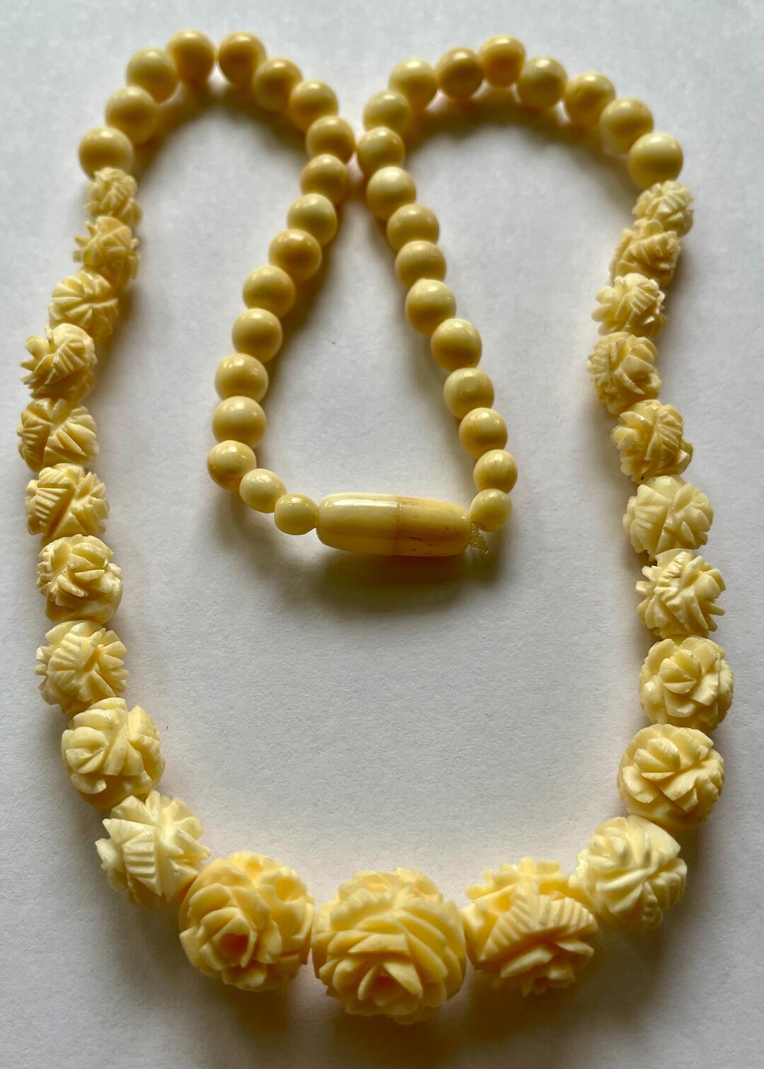 Vintage 1950’s Natural Undyed Hand Carved Graduated Bone Rose Flower ...