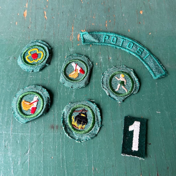 Vintage Brownie Daisy Troop Girl Scout Badges - Gem