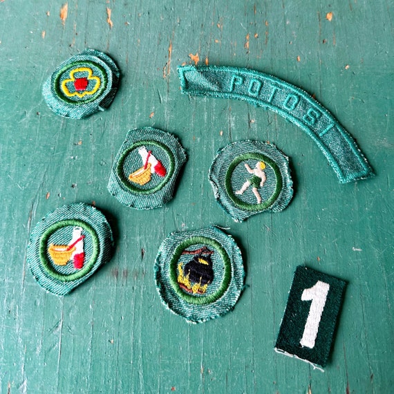 Vintage Brownie Daisy Troop Girl Scout Badges - Gem