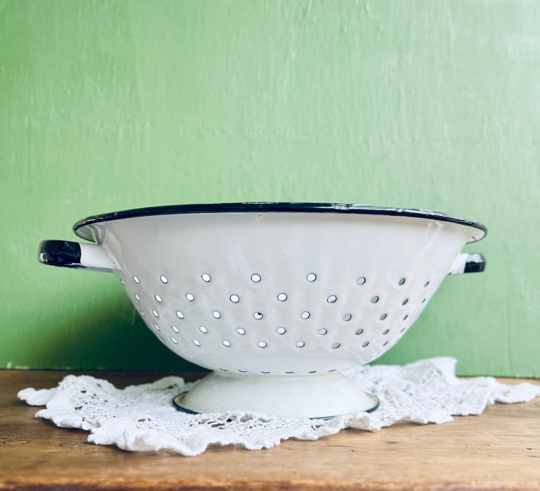 Vintage White Enamel Colander Strainer Farmhouse Kitchen White Enamel ...