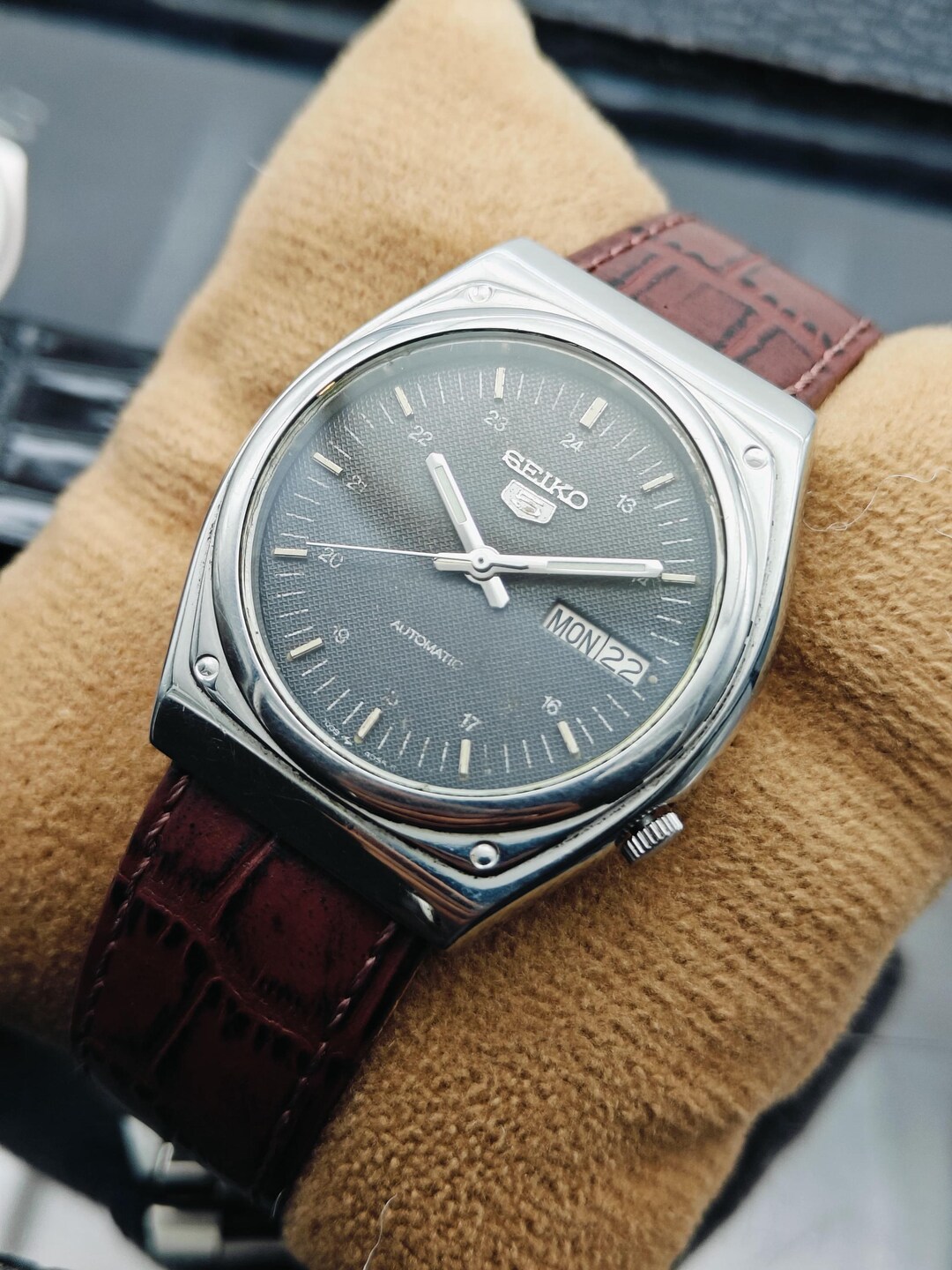 Authentic Vintage Seiko 5 Automatic Men's Japanese Wrist Watch Handmade ...