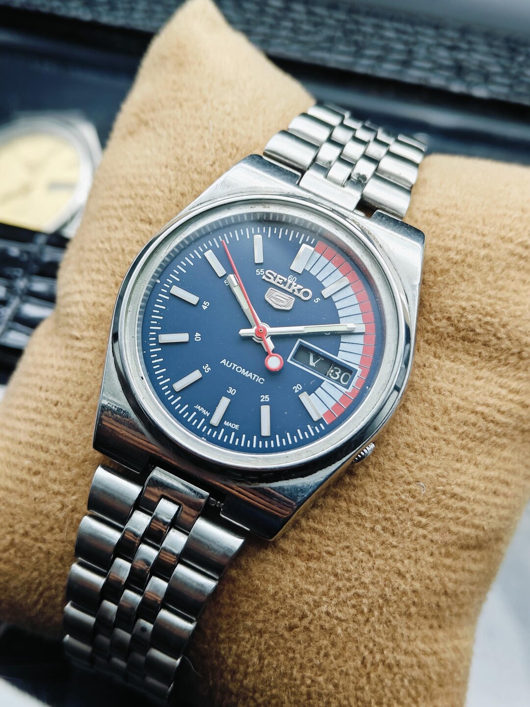 Vintage Seiko 5 Japanese Automatic Wrist Watch: Day-date Stainless ...