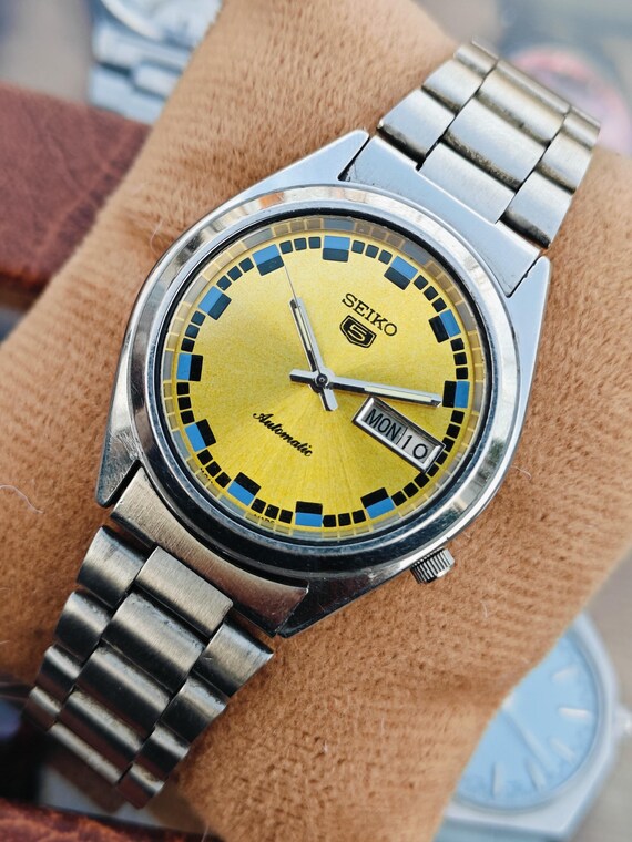 Vintage Seiko 5 Sports Automatic Day Date Men's Wrist… - Gem