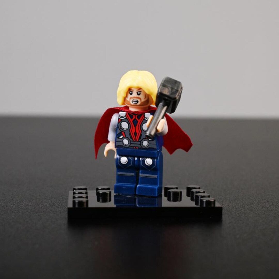 Thor With Display Base, God of Thunder Power, King of Asgard ...