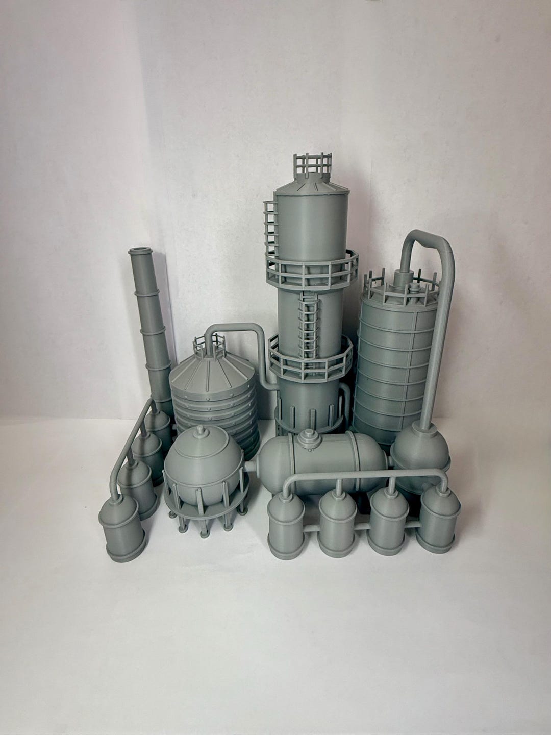 HO Scale Oil Refinery / 1:87 Gauge/ Prebuilt Model - Fuel Tank Storage ...