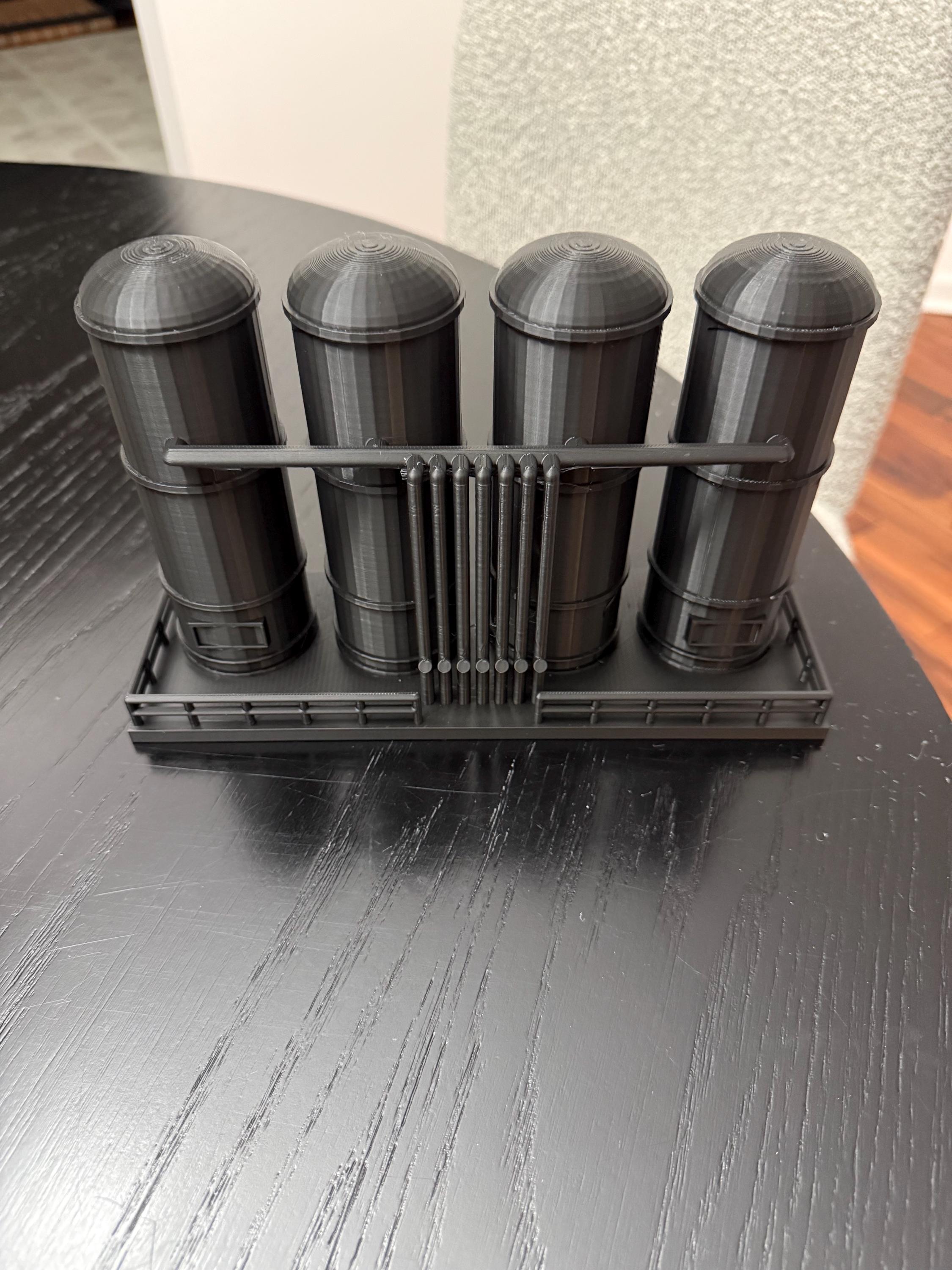 O Gauge - Fuel Tank Silos - 1:48 O Scale - Oil Industry Model Trains ...