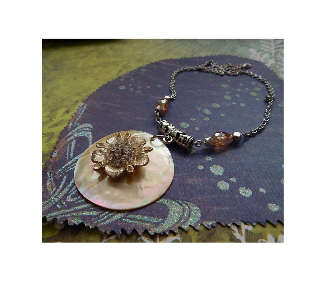 Handmade Cottage Core Flower Necklace, Vintage Shell Pendant - Etsy