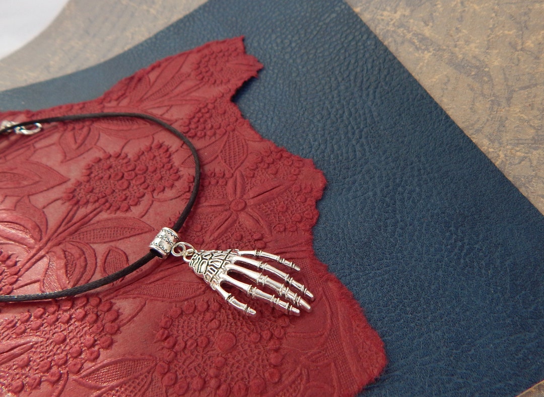 Skeleton Hand Choker Necklace / Gothic Jewelry / Halloween Jewelry ...