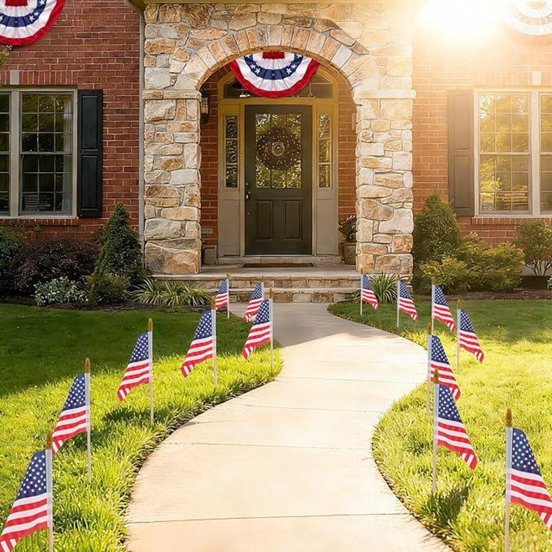 Mini American Flags on Sticks (set of 50) - Patriotic Party Decorations ...