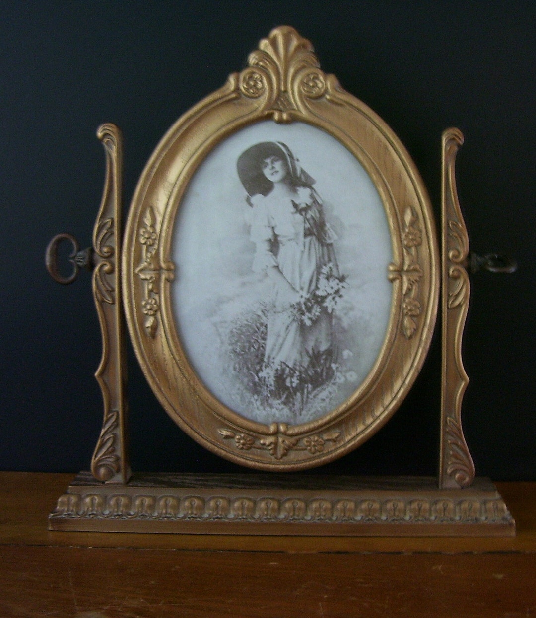 Victorian Style Tilt Back Table Top Frame Gold Tone Black and White ...