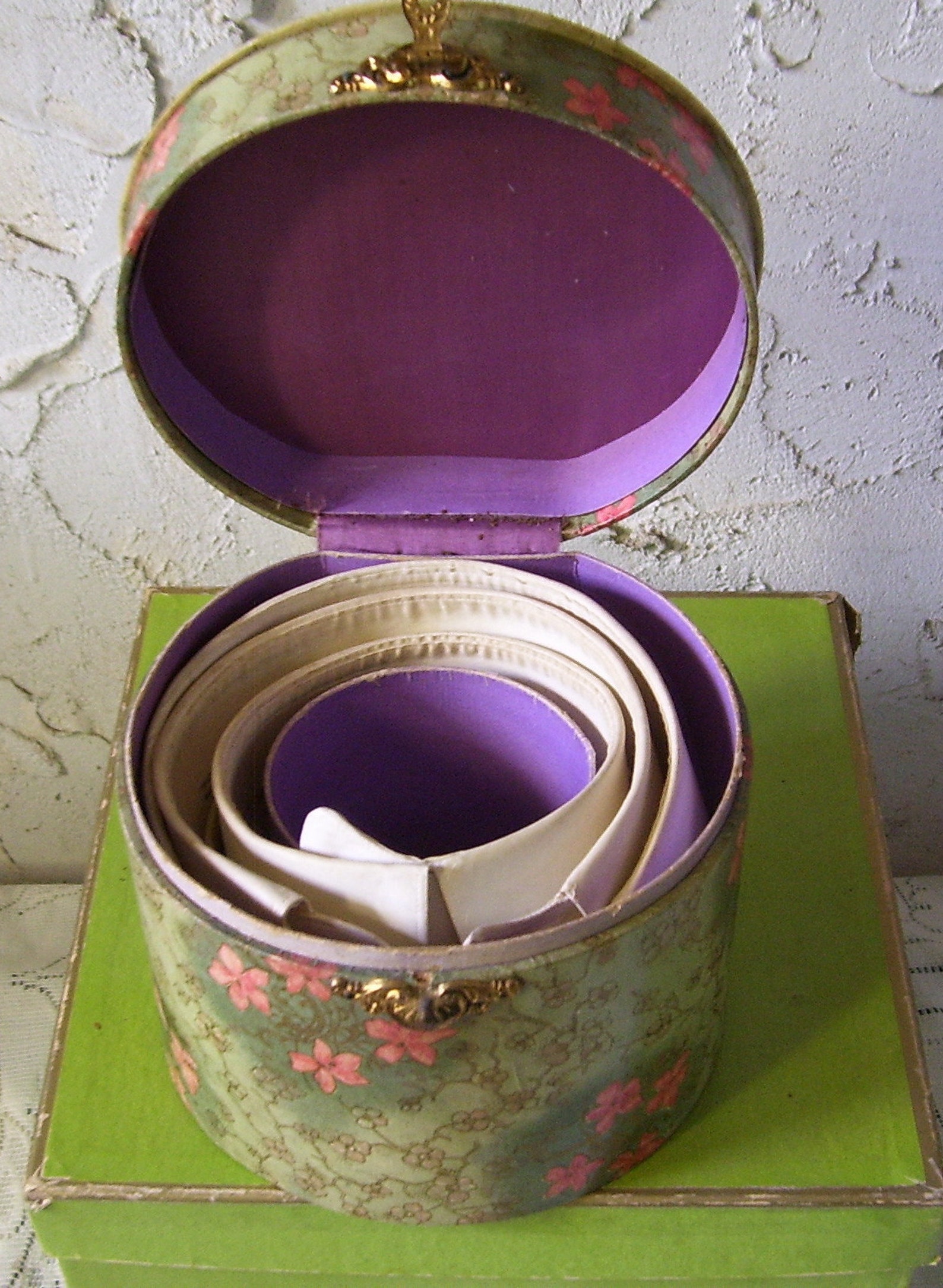 Antique Victorian Celluloid Collar Box With 4 Stiff Collars | Etsy