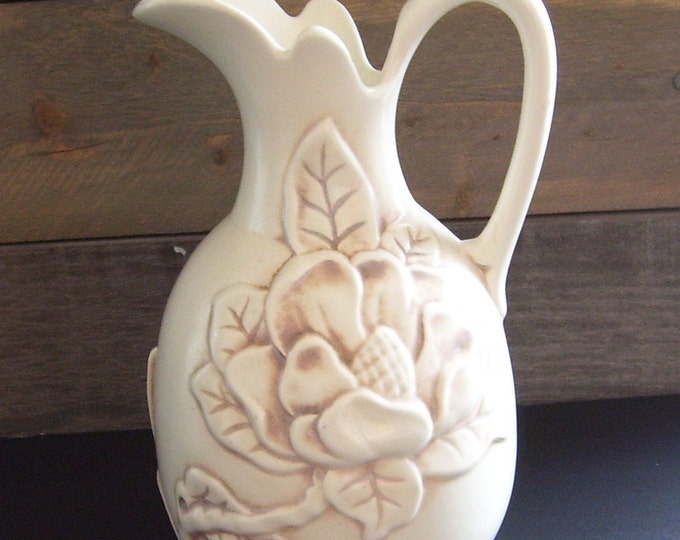 Red Wing Magnolia Pitcher 1012- Red Wing Pottery Pitcher Soft Cream ...