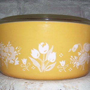 Pyrex 475-B Garden Round Promotional Bowl With Clear Lid Garden Medley ...