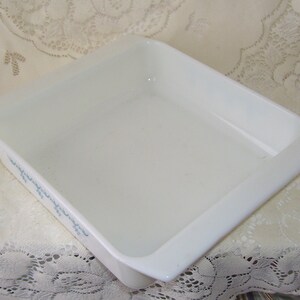 Pyrex 922 Snow Flake Blue Garland Square Dish - White Milk Glass ...