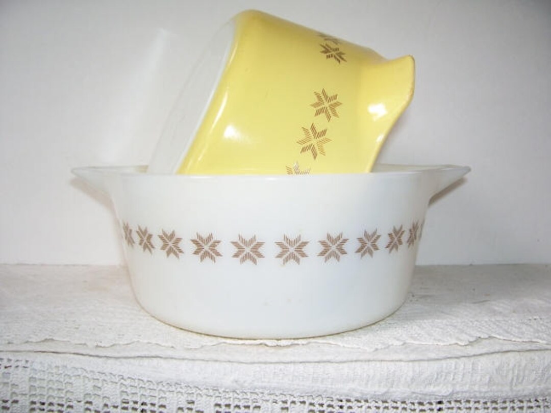 2 Pyrex Snowflake , Snow Flake Bowls, Cinderella Handles 1 Yellow Bowl ...