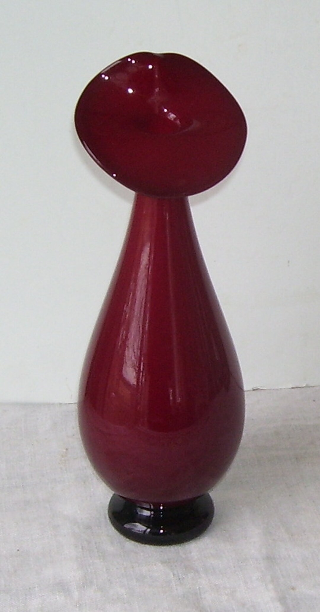 Art Glass Red Tall Tulip Vase, Hand Blown, Numbered 10203, Tall Deep ...