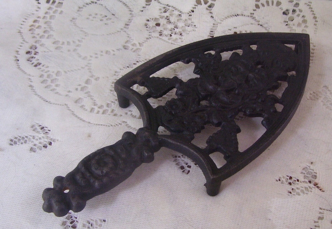 Wilton Black Cast Iron Footed Trivet wall Decor Vintage - Etsy