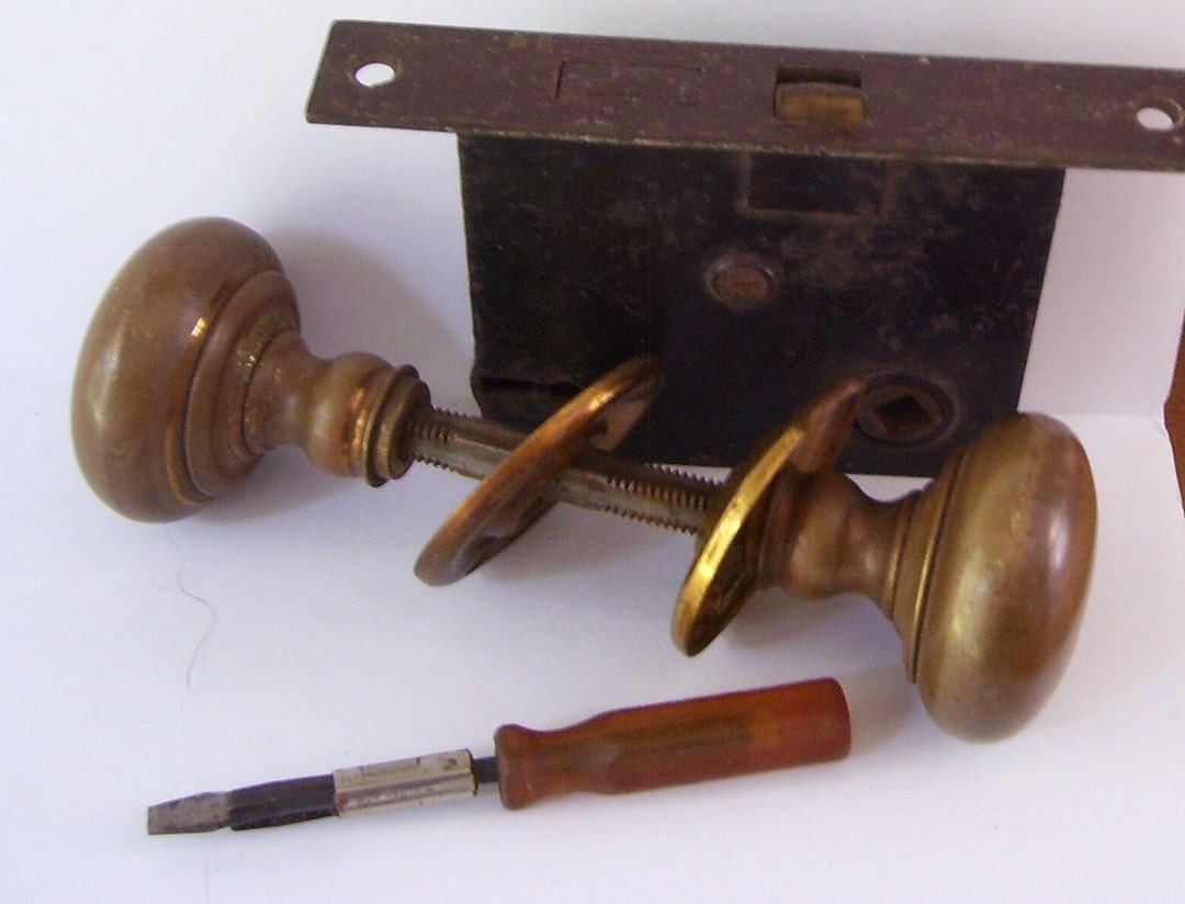Vintage Bronze Door Knobs, Door Latch - E-zee Spring Action Small Screw Driver - Upson Bros Inc ...
