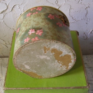 Antique Victorian Celluloid Collar Box With 4 Stiff Collars and Green ...