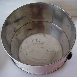Vintage White Painted Metal Cake Saver With Cover, Cake - Pie Carrier ...
