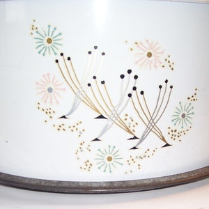 Vintage White Painted Metal Cake Saver With Cover, Cake - Pie Carrier ...