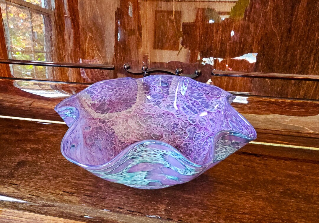 VITRIX Hot Glass Studio Folded Ruffled Edge Bowl Purple Lilac Corning ...