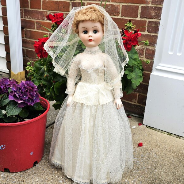 Vintage Bride Doll - Etsy