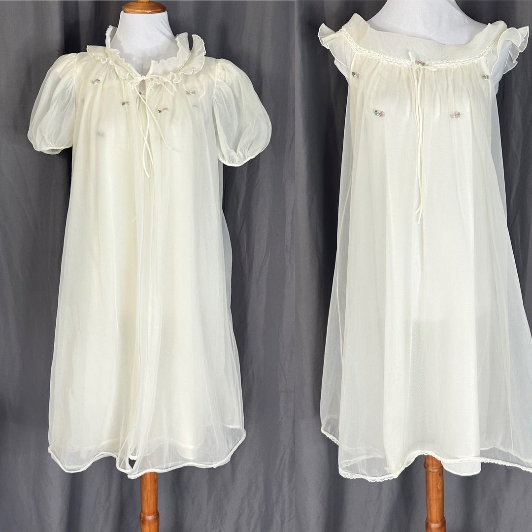 Vintage 1960s Evette 2 Piece White Double Nylon Chiffon Peignoirgown ...