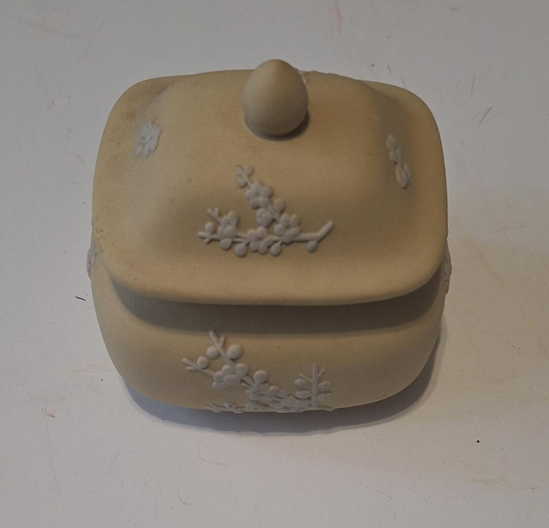 Rare Wedgwood Yellow Jasperware Primrose Pagoda Box-prunus Blossom ...