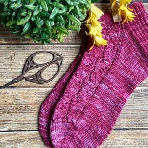 KNITTING PATTERN the Ripple Effect Socks Knitting Pattern - Etsy