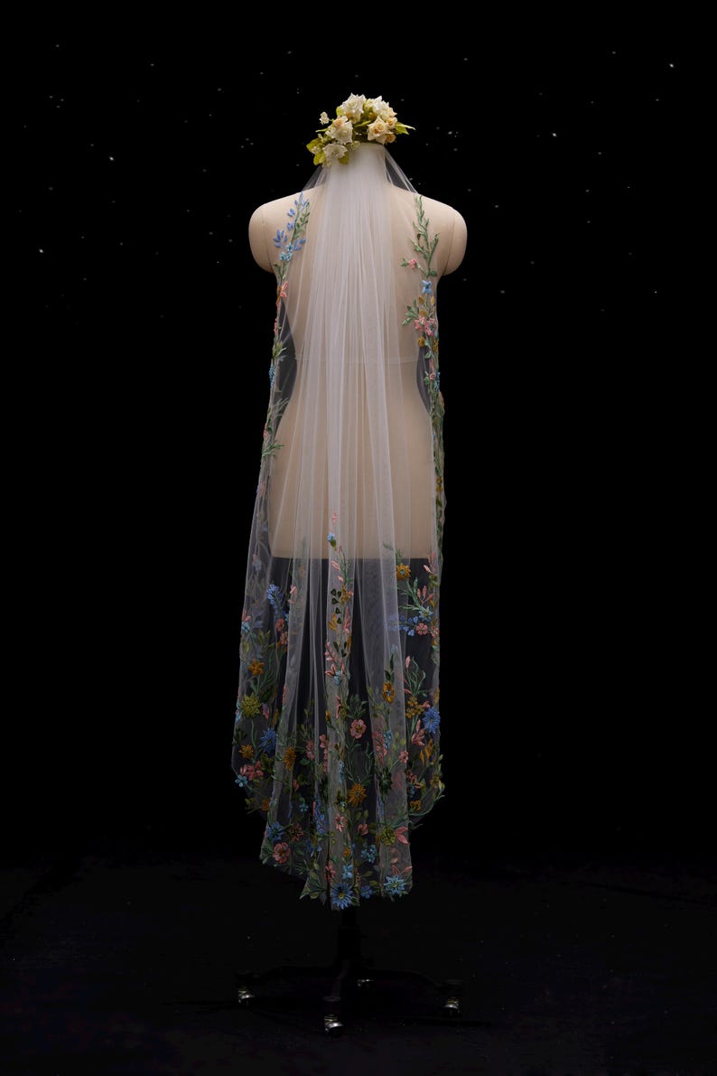 Spring Leaves Edge Bridal Veil, Colorful Flower Full Lace Wedding Veil ...