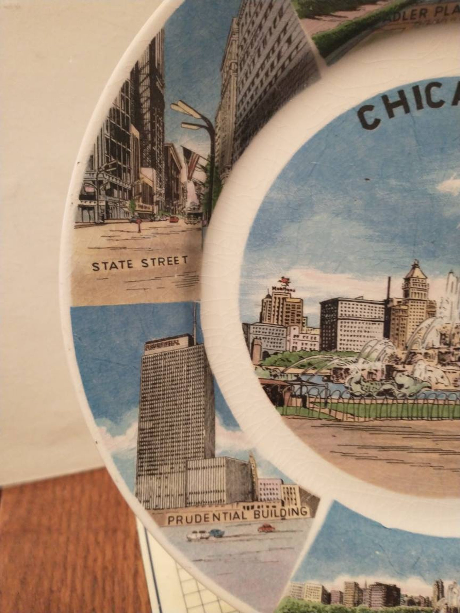 Vintage and Rare Chicago Illinois Souvenir Plate Landmarks Decorative ...