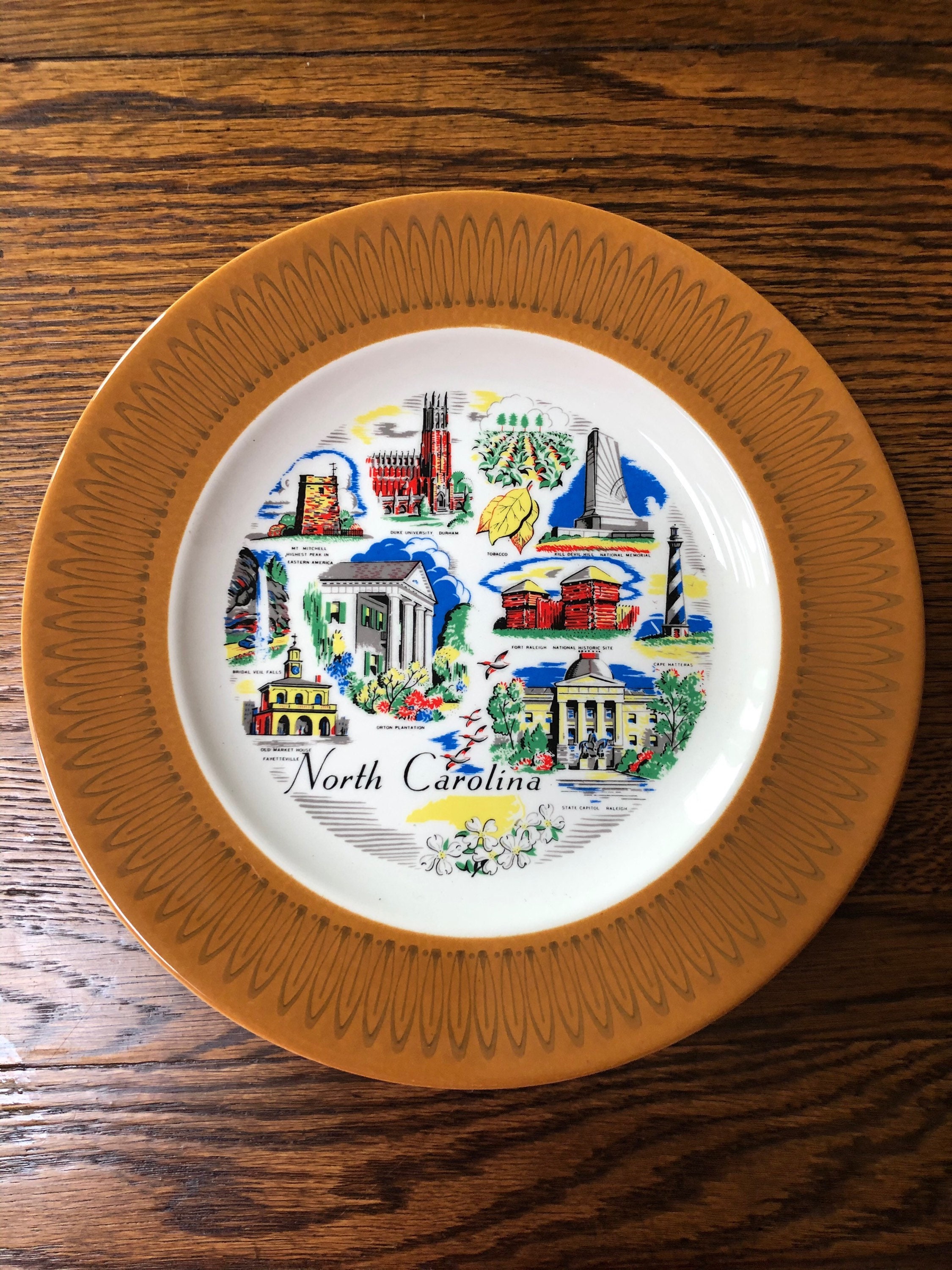 Collectibles Souvenir plates Tourist Memorabilia Decorative wall plates ...