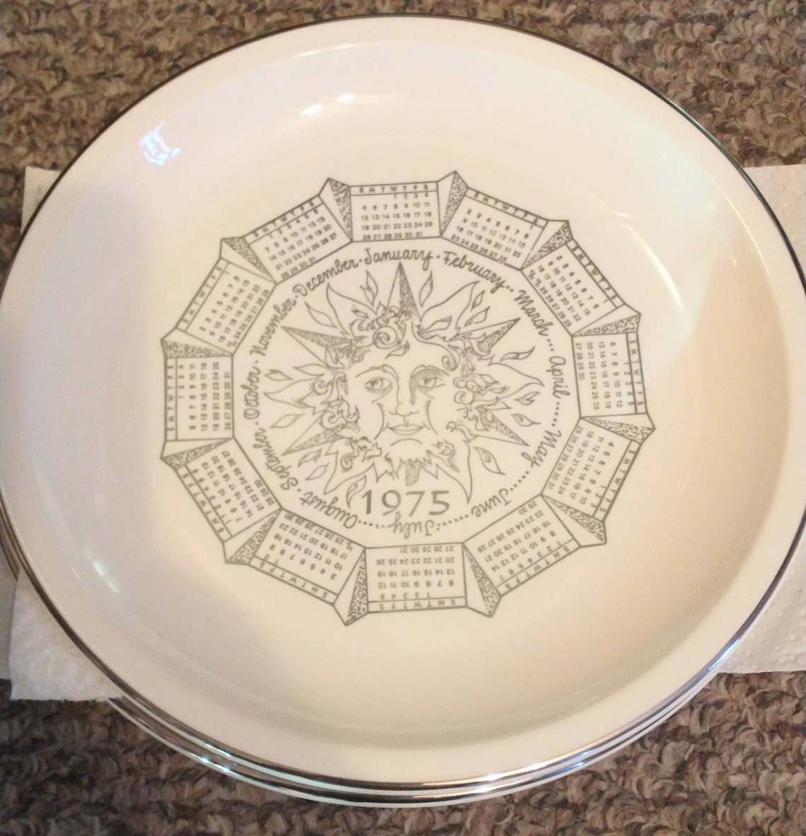 1975-1976 Calendar Plates Souvenir Yearly Retro Collectible Decorative ...