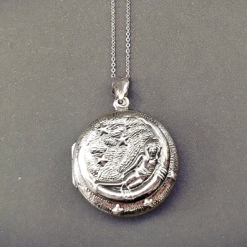 Moon Locket - Etsy