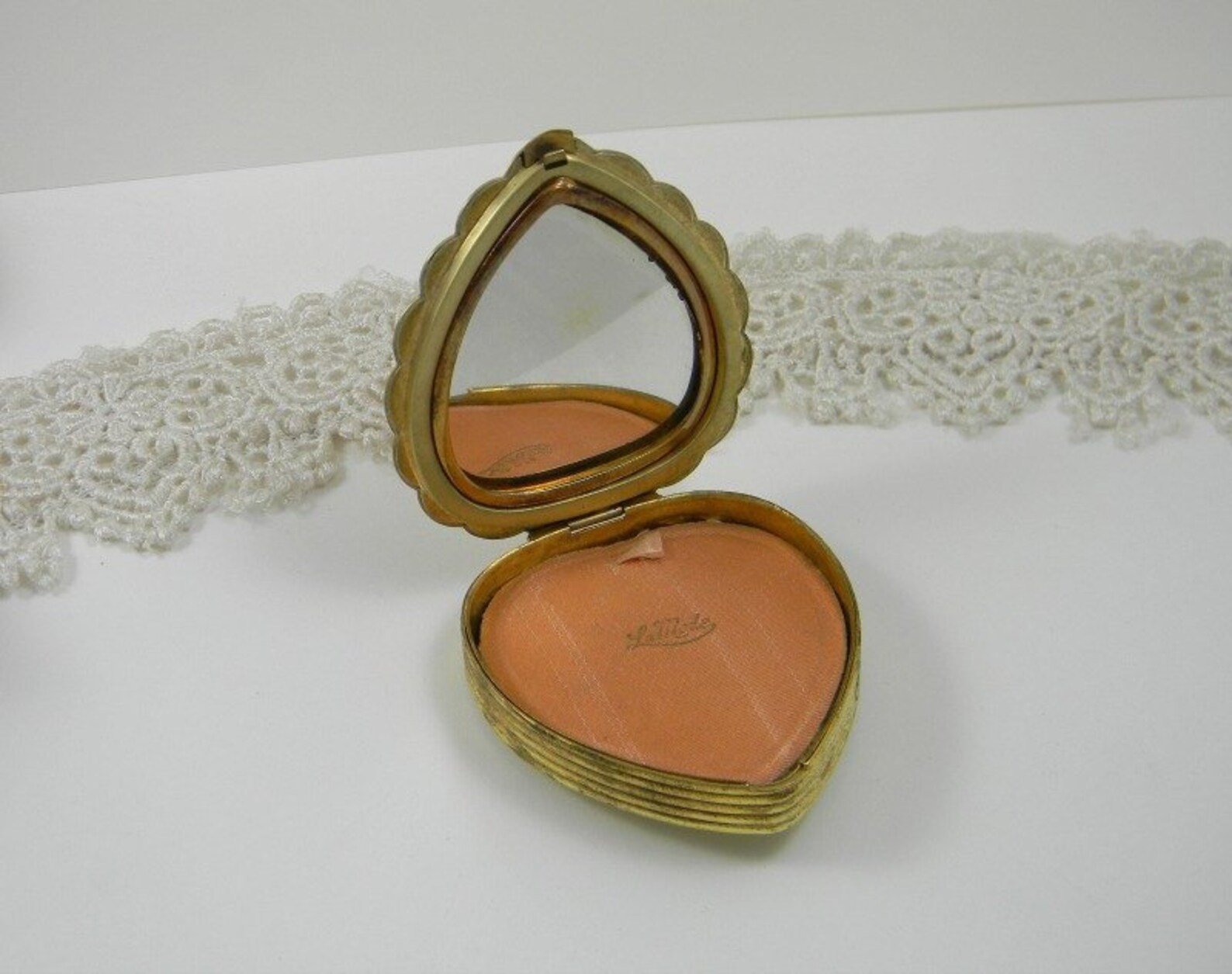 Vintage Art Deco Seashell Compact Box Case, Lamode Powder Puff Box ...