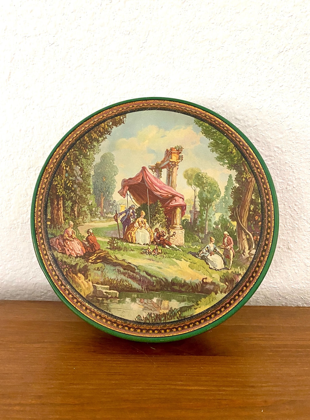Canco Round Tin With Victorian Graphics, Metal Collectible Tin - Etsy